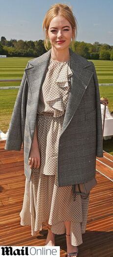 Príncipe Harry volta à vida louca longe da namorada - Celebridades - FLASH!