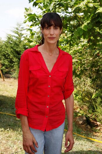 Protagonista da novela 'Rainha das Flores' Isabel Abreu obrigada a ...