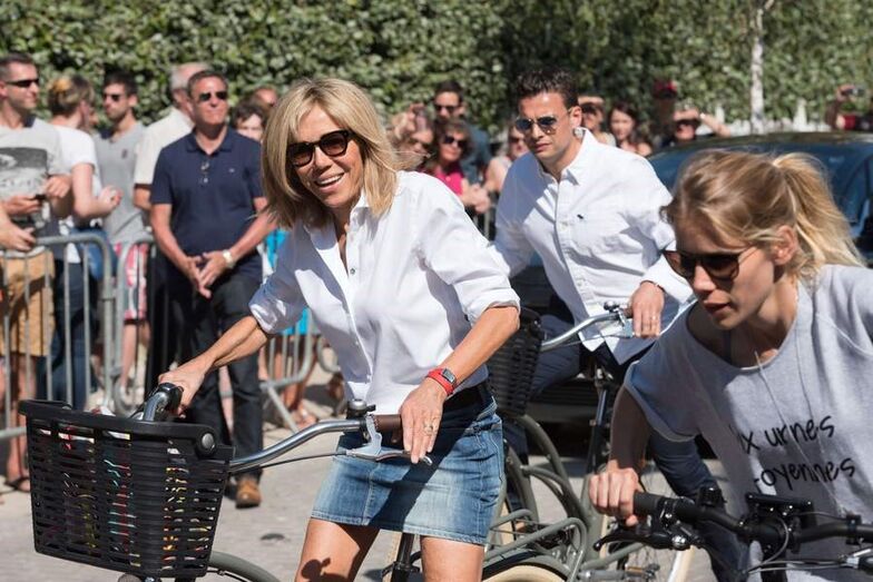 Brigitte Macron e as polémicas mini-saias - Moda e Beleza - FLASH!