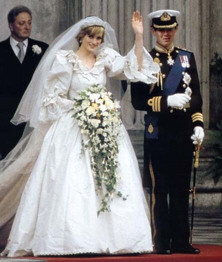 Polémica. Ex-marido de Camilla Parker Bowles coloca família real em ...