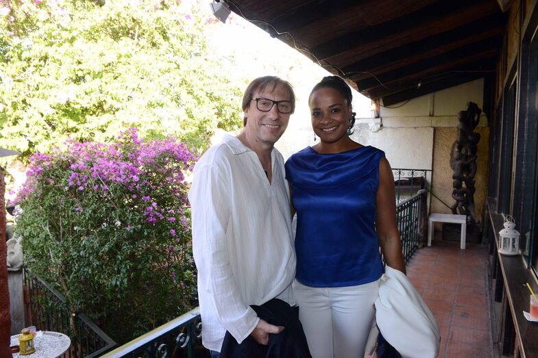 Cronista social Abel Dias celebra 69.º aniversário entre muitos amigos ...