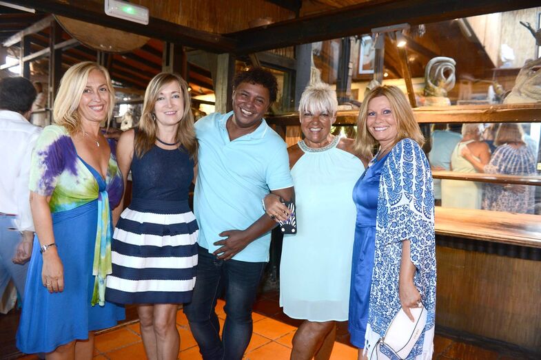 Cronista social Abel Dias celebra 69.º aniversário entre muitos amigos ...