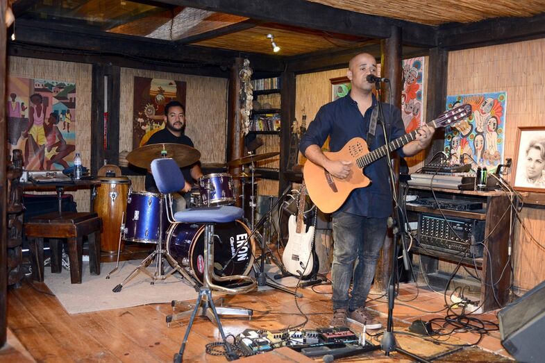 Cronista social Abel Dias celebra 69.º aniversário entre muitos amigos ...