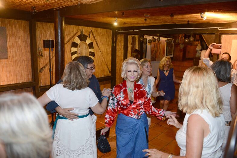 Cronista social Abel Dias celebra 69.º aniversário entre muitos amigos ...