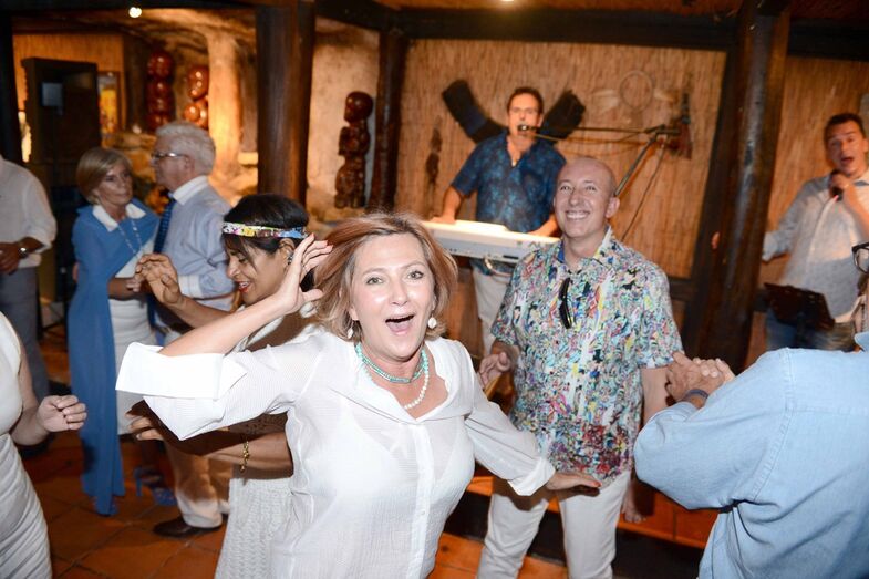 Cronista social Abel Dias celebra 69.º aniversário entre muitos amigos ...