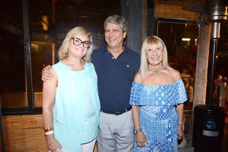 Cronista social Abel Dias celebra 69.º aniversário entre muitos amigos ...