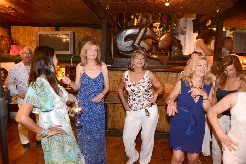 Cronista social Abel Dias celebra 69.º aniversário entre muitos amigos ...