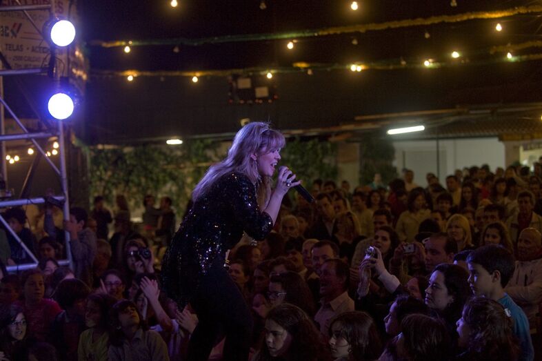 A luta de Rebeca contra o cancro: "Estive seis meses fechada em casa ...