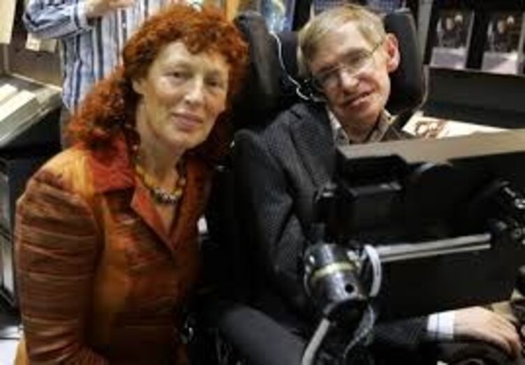Segunda mulher de Stephen Hawking contra-ataca: Foi "escrava por 20 ...