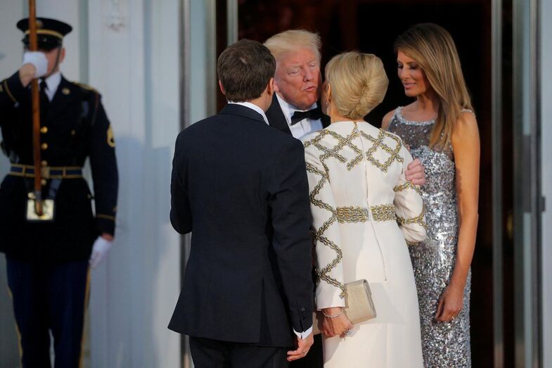 Melania Trump e Brigitte Macron rivais nos looks em Washington - Estilo ...
