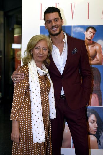 Filme 'Leviano' estreia com elenco em êxtase - Festas - FLASH!