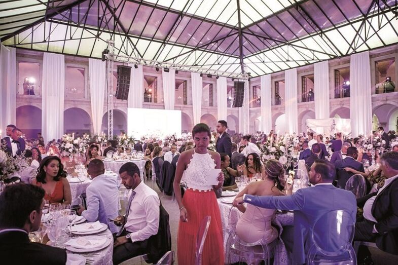 Luxo: Antigo deputado angolano casa filho em Lisboa com "festão ...