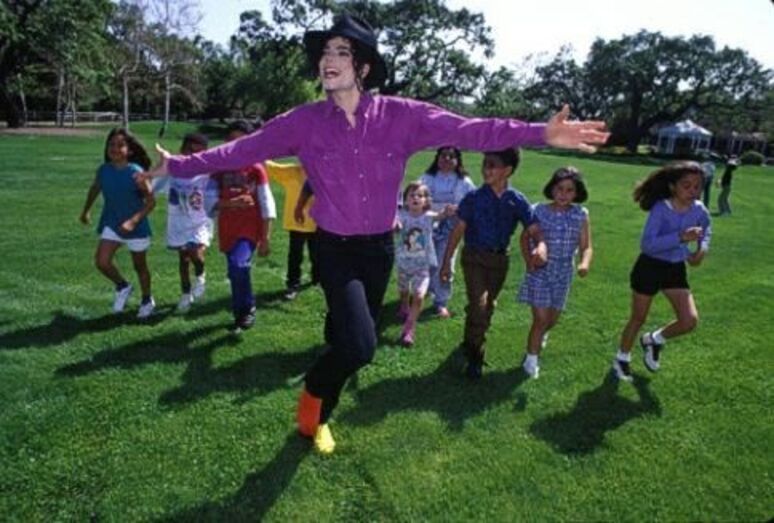 Michael Jackson Faria 60 Anos Recorde Os Maiores Escândalos Do Rei Da