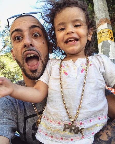 As fotos mais amorosas do rapper Piruka com a filha - Flashes - FLASH!