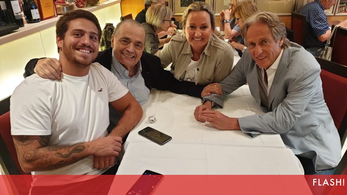 Imagem rara: Jorge Jesus posa com a família depois de 'almoçarada' em ...