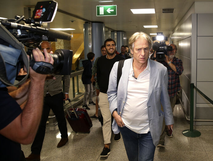 Elas ficaram loucas! Filho de Jorge Jesus faz furor na imprensa ...
