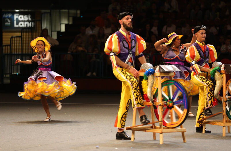 A minha Marcha é linda! Desfiles dos bairros populares prosseguem no ...