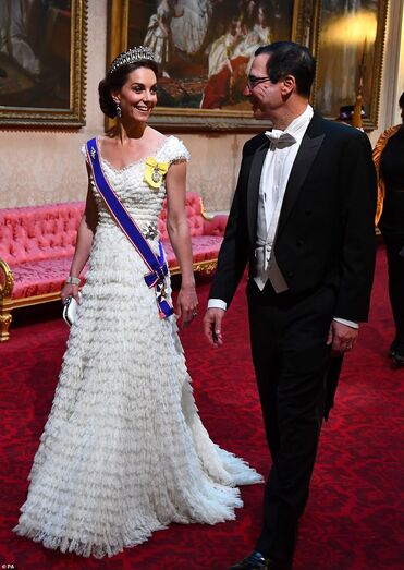 O dia que Harry e Meghan temiam chegou: Donald Trump promete fazer-lhes ...