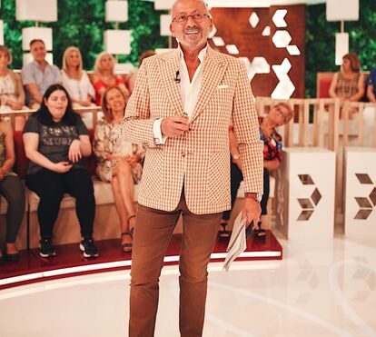 Louco por xadrez! A coleção de fatos de Manuel Luís Goucha que ...