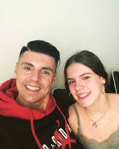 Incrível! Filha de Elma Aveiro é fotocópia do pai - Nacional - FLASH!