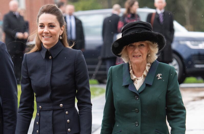 Depois do príncipe Carlos, Camilla Parker Bowles também testa positivo ...
