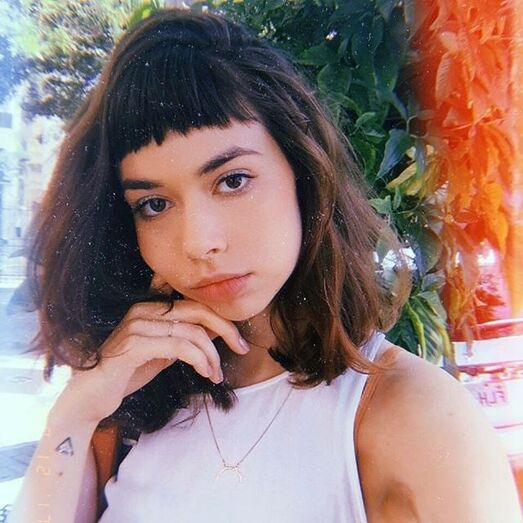 Conheça a 'baby fringe', a franja que está em voga - Tendências - FLASH!