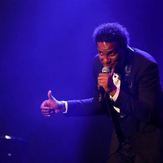 Morreu Neno, o Julio Iglesias das balizas. O sempre sorridente ...