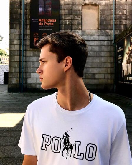 O modelo Tiago Danu de apenas 20 anos morreu ao tentar ajudar um amigo ...