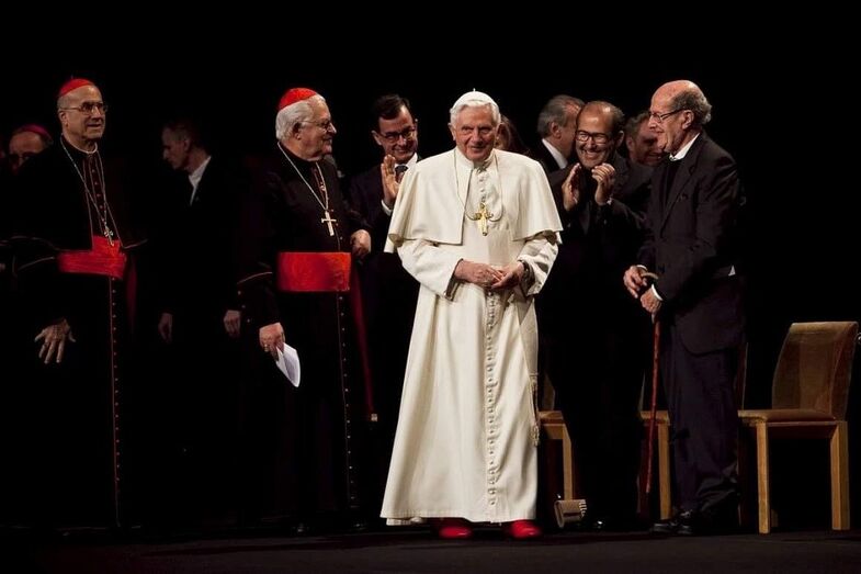 Como eram os dias de solidão de Bento XVI, após ter abdicado - Nacional ...