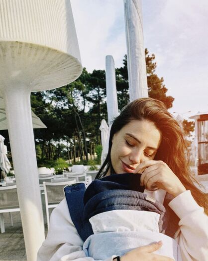 Carolina Carvalho provoca mais curiosidade dos fãs ao esconder rosto do ...