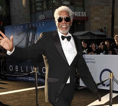 Saiba por que Morgan Freeman passou a andar com uma luva negra na mão ...