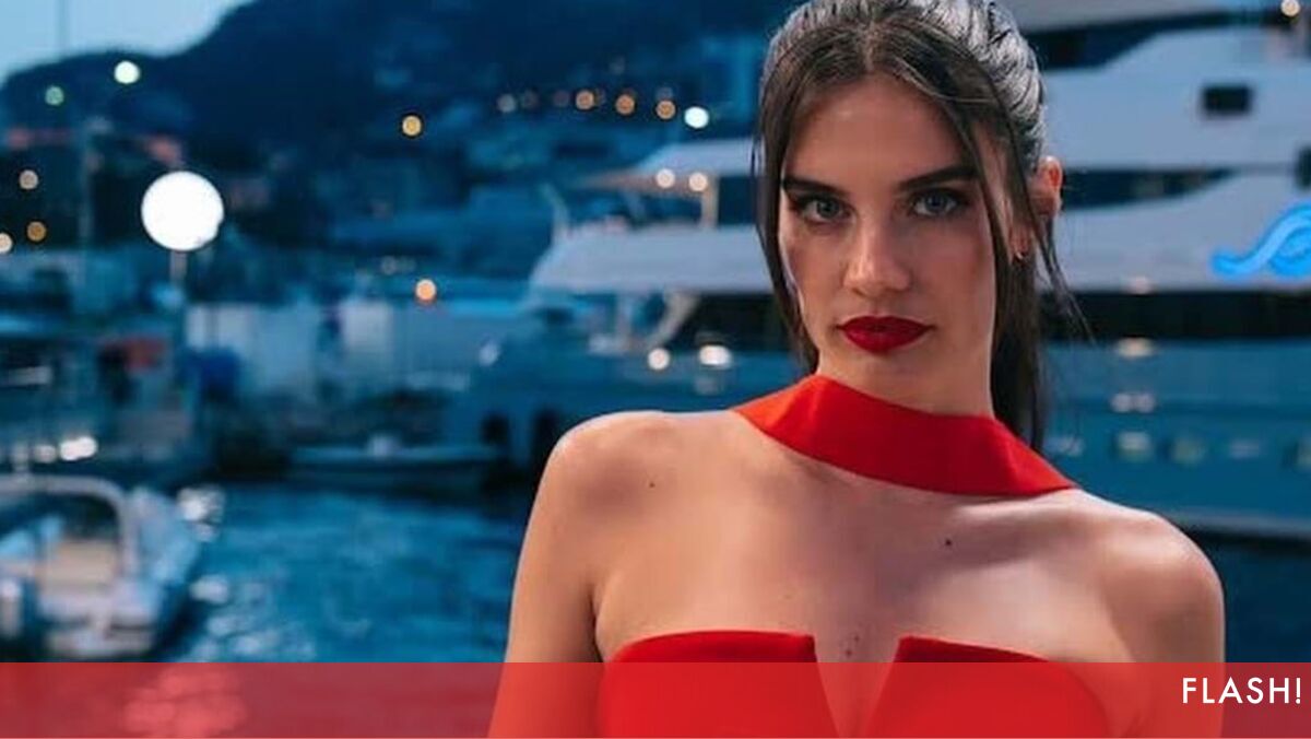 Rendida ao amor! Sara Sampaio passeia com o namorado e família pela cidade do Porto - FlashTv ...