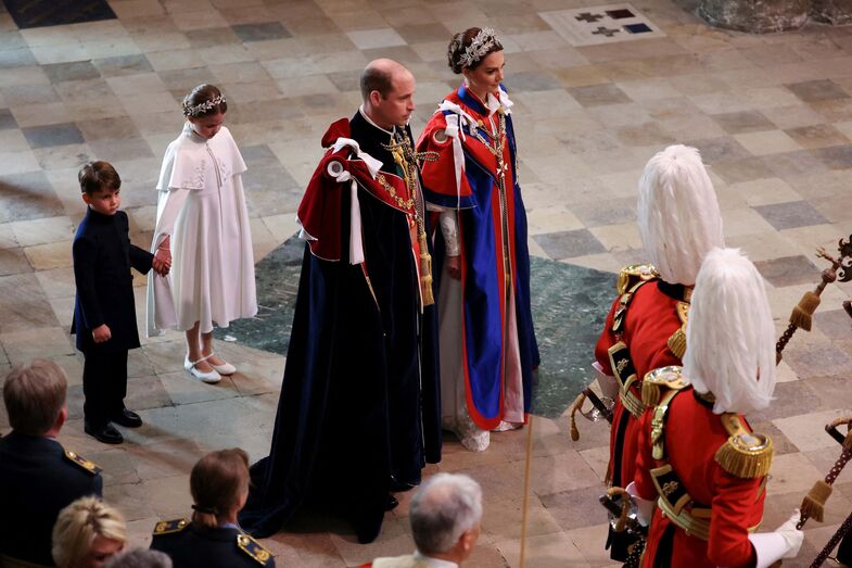 Mike Tindall furioso com organização da coroação do rei Carlos III ...