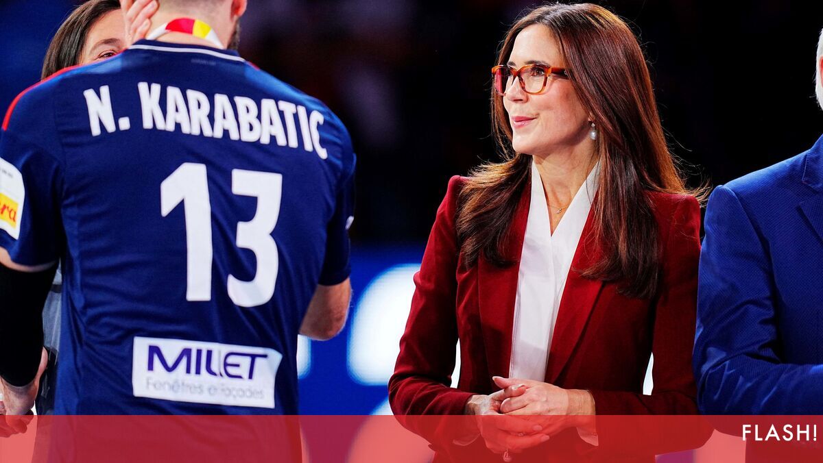 Sozinha e com novo visual, Mary Donaldson cumpre primeiro ato no ...