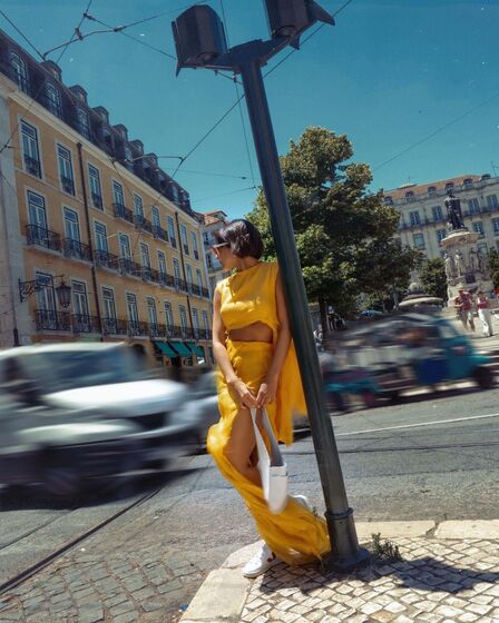 Sensual Sara Matos volta a Lisboa e arrasa com visual amarelo ...