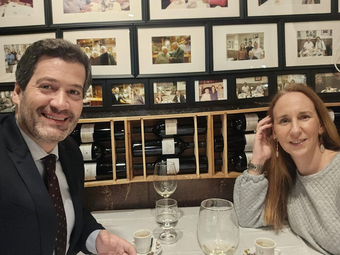 Entre rezas e campanhas: a vida íntima de André Ventura e da mulher ...