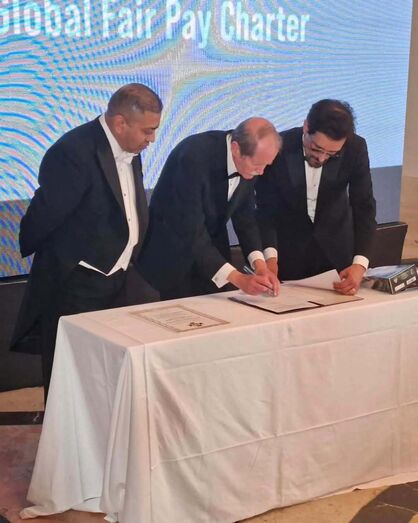 D. Duarte Pio reaparece finalmente ao lado da família em cerimónia do ...